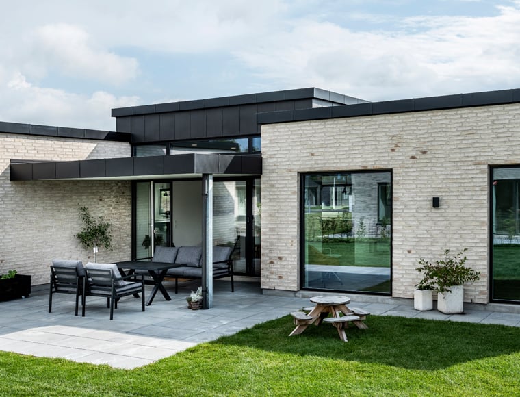 Funkisvilla til børnefamilien - Rationel Vinduer og døre